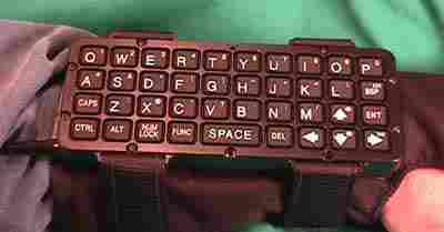 teknologi: keyboard ,,,,,,,keren terbaru