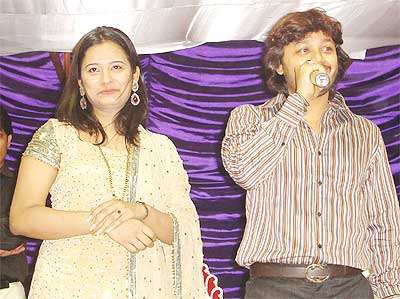 Kannada Golden star Ganesh turns singer