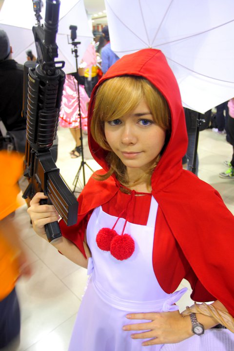 Cosplayer Alexandra Keuls as Baby Bonnie Hood from Darkstalkers
