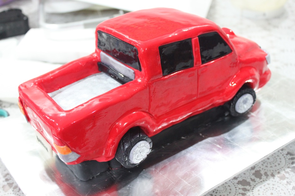 CitsCakes: Red toyota Hilux cake~