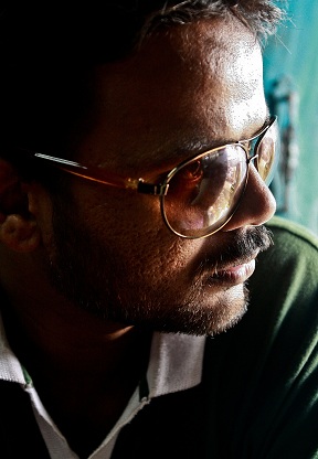 Rajesh Raghavan: cover story as appeared in "NANA" film magazine