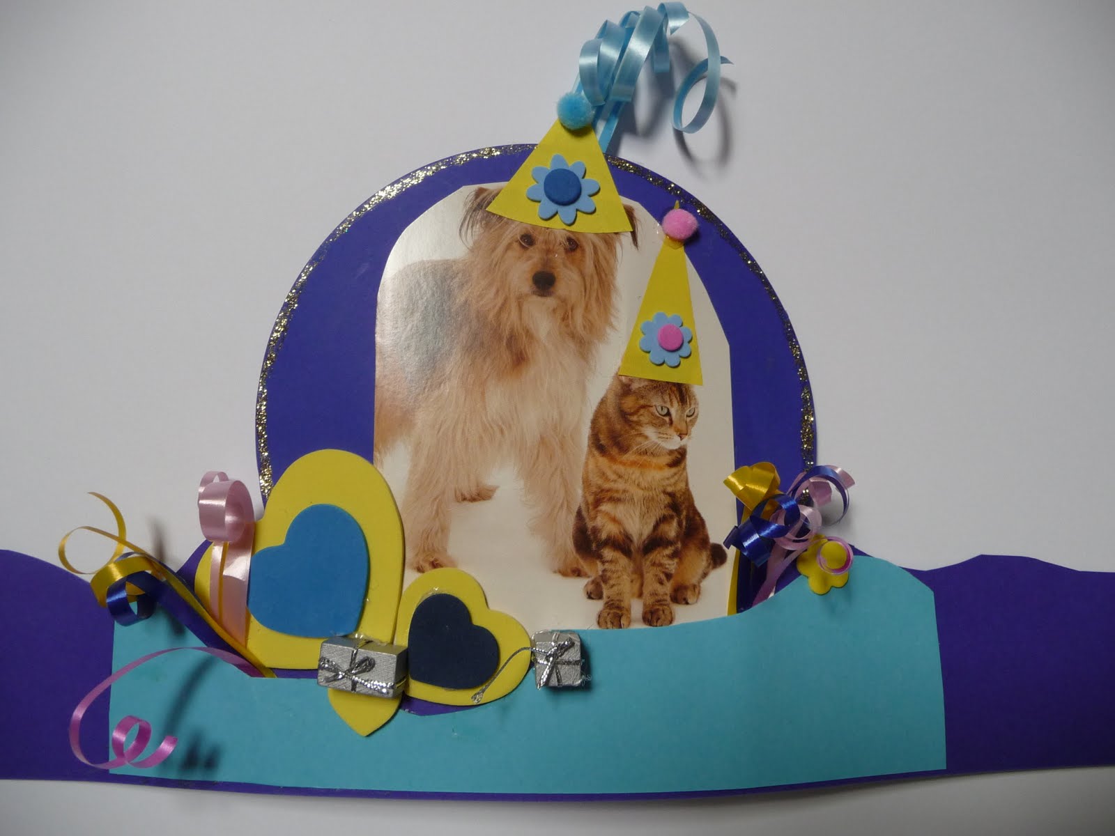 Syl's Verjaardagsmutsen - Syl's Birthday Hats: Hond en kat met ...