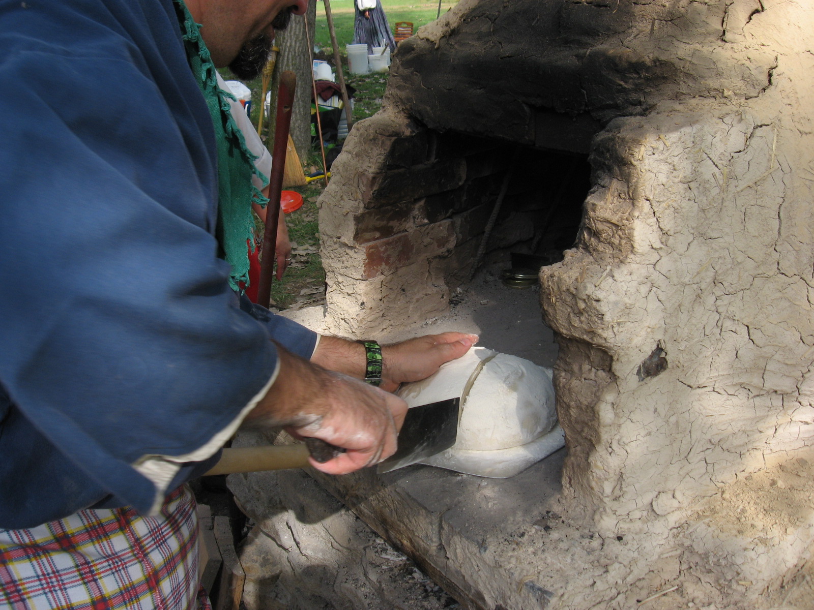 Hungry for Homemade: Historical baking in an outdoor oven