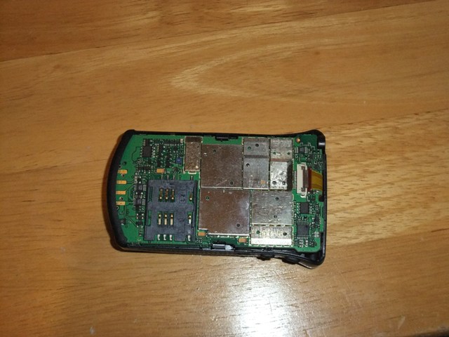 Mobile Decision: Disassembling Motorola Startac 130