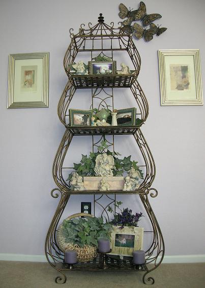 Kindred Spirits Gift Shop, LLC: Displaying Sarah's Angels Collectibles