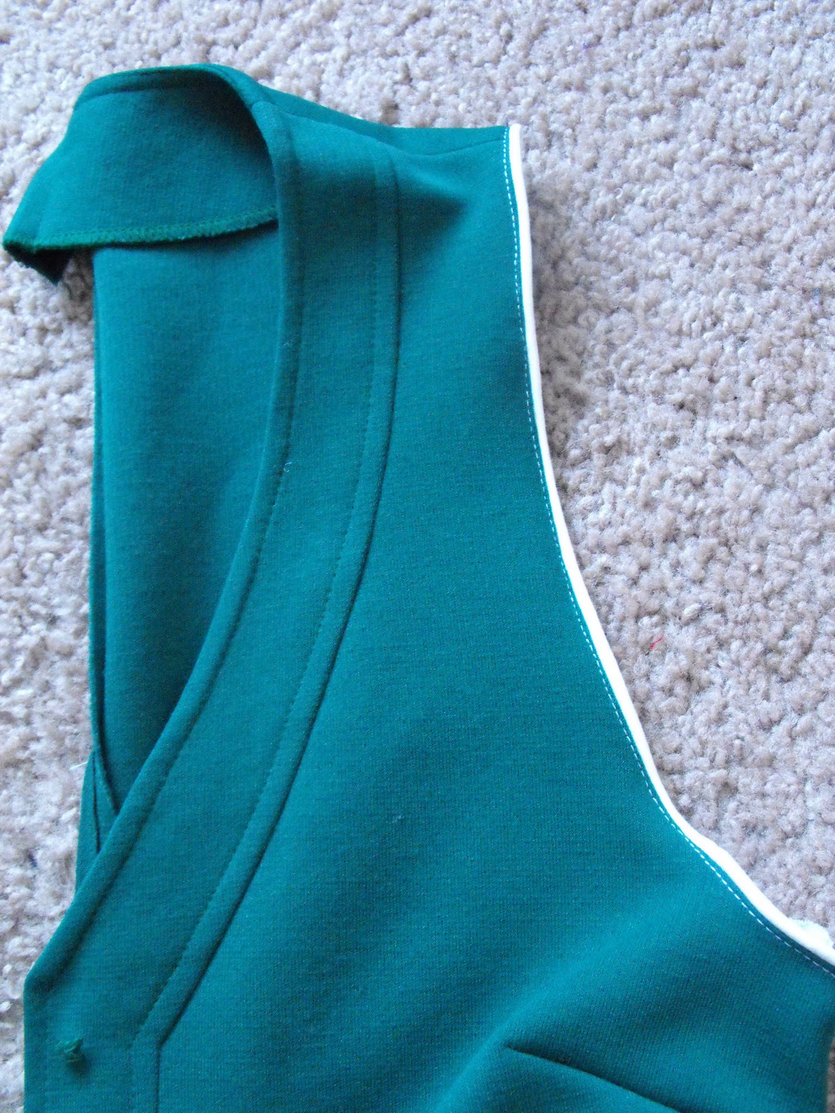 Ruby Murrays Musings: Refashion Tutorial 1. Using Piping to finish a ...