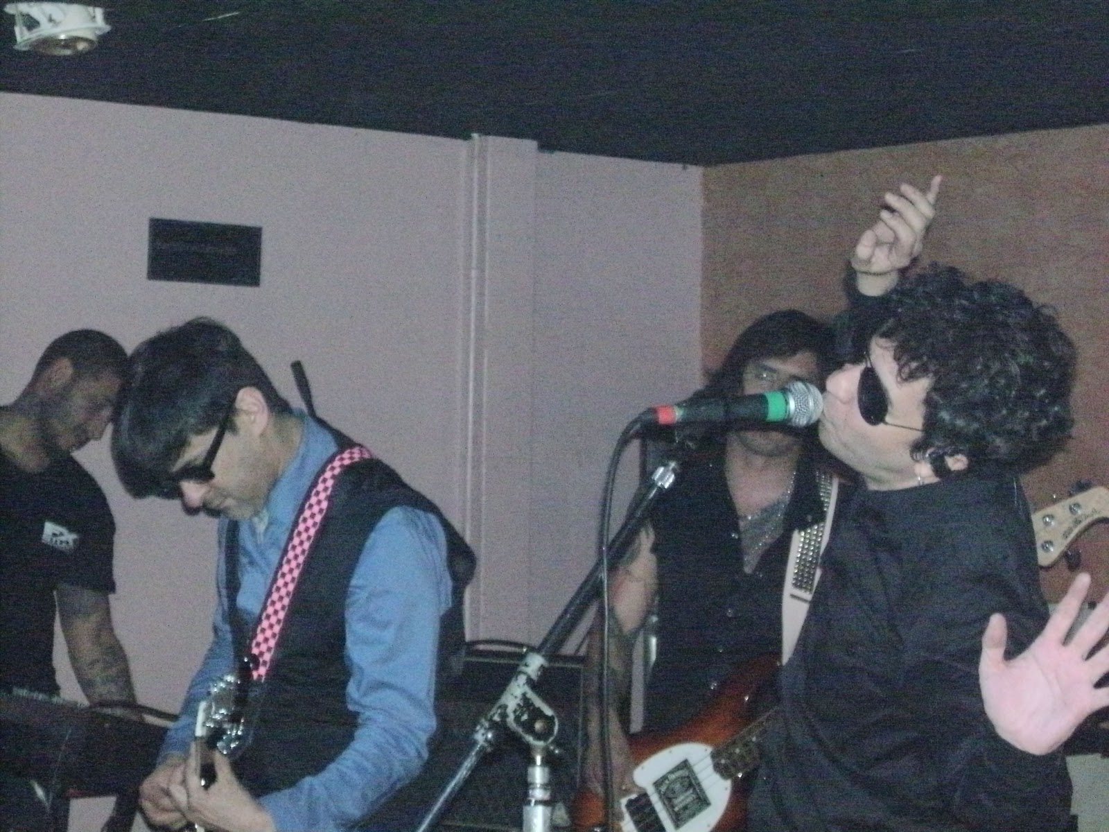 Vidriera Cultural: Adicta: Noche de electropop