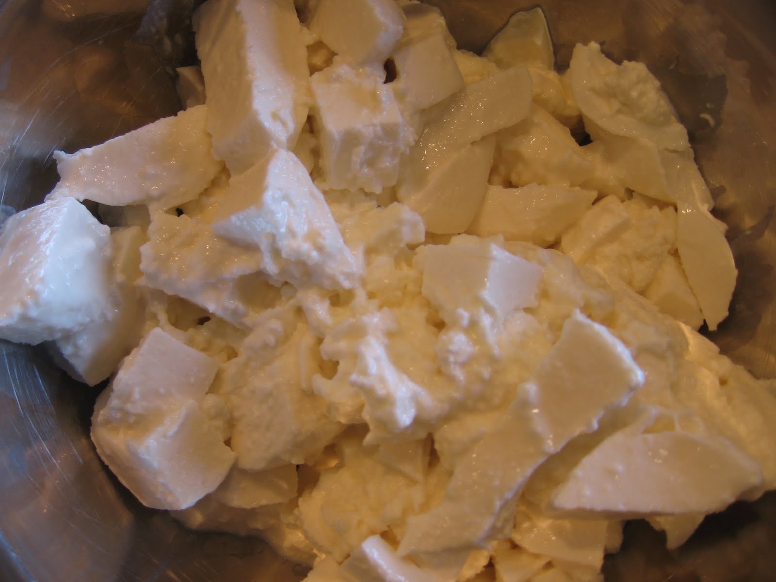 La Mia Tabella: SEASHELL PASTA W/ FRESH TOMATO BUTTER SAUCE & CREAMY ...