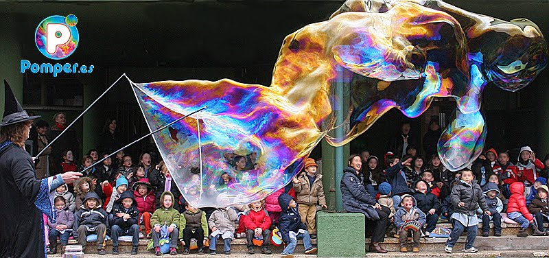 Pomper: Espectáculo de pompas de jabón gigantes en Carnaval. Colegio de ...
