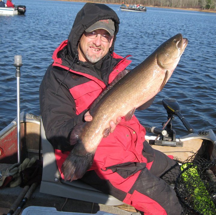Minnesota Bowfin Club: Mike Thompson With October Fin