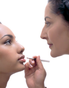 Beauty Woman: 7 Great Steps to Have the Perfect Makeup