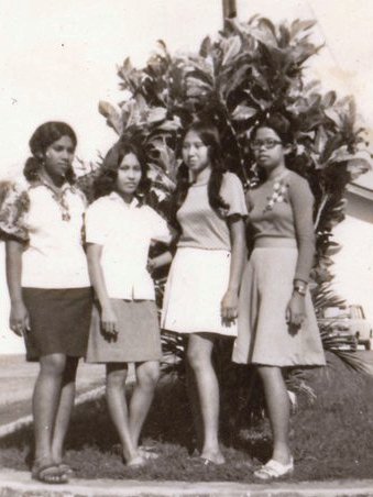 The Badlishian: The Fashion of 1975 School Girls of Kulim