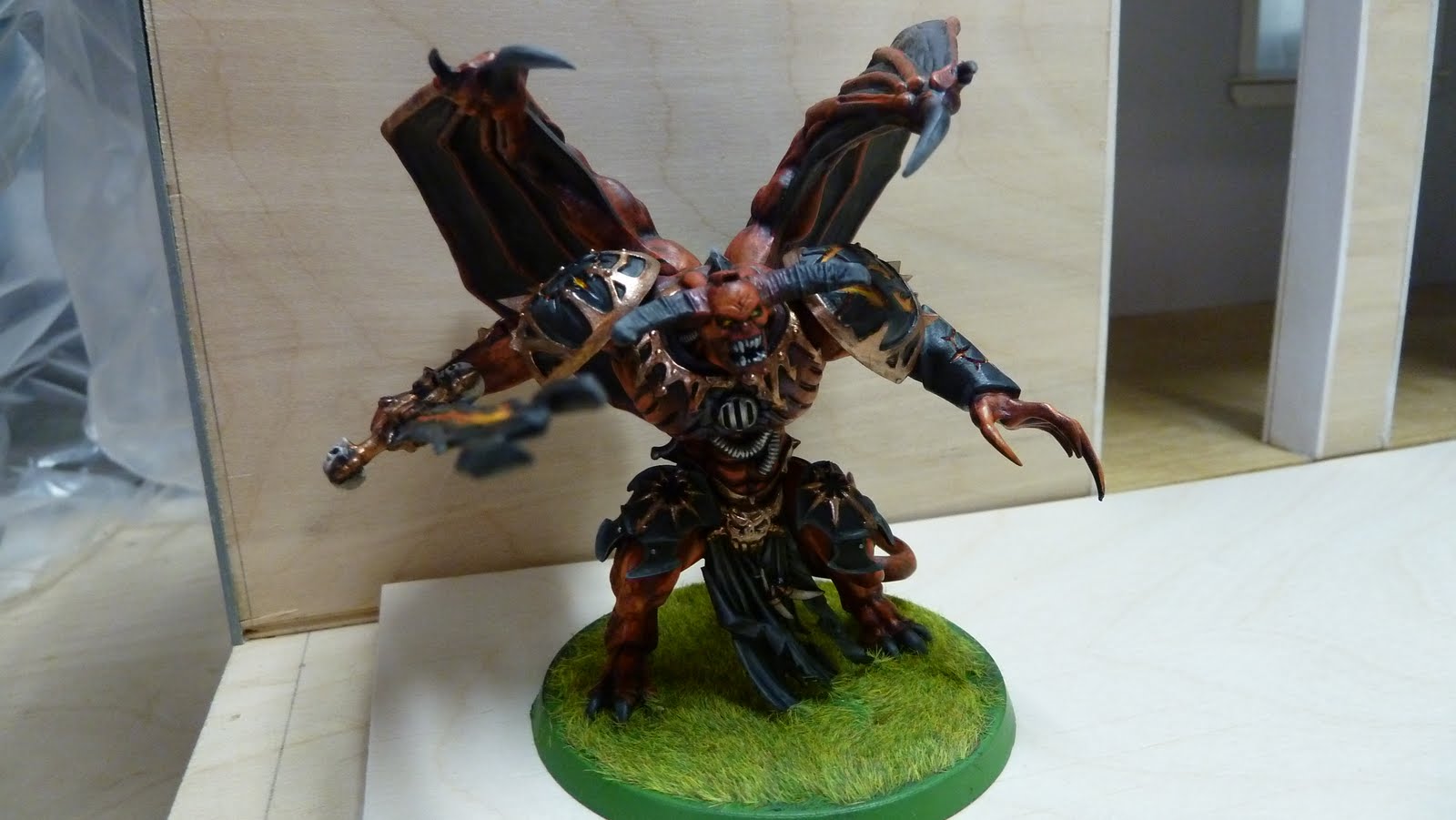 Painting Warhammer and Warhammer 40k Minatures: Demon Prince
