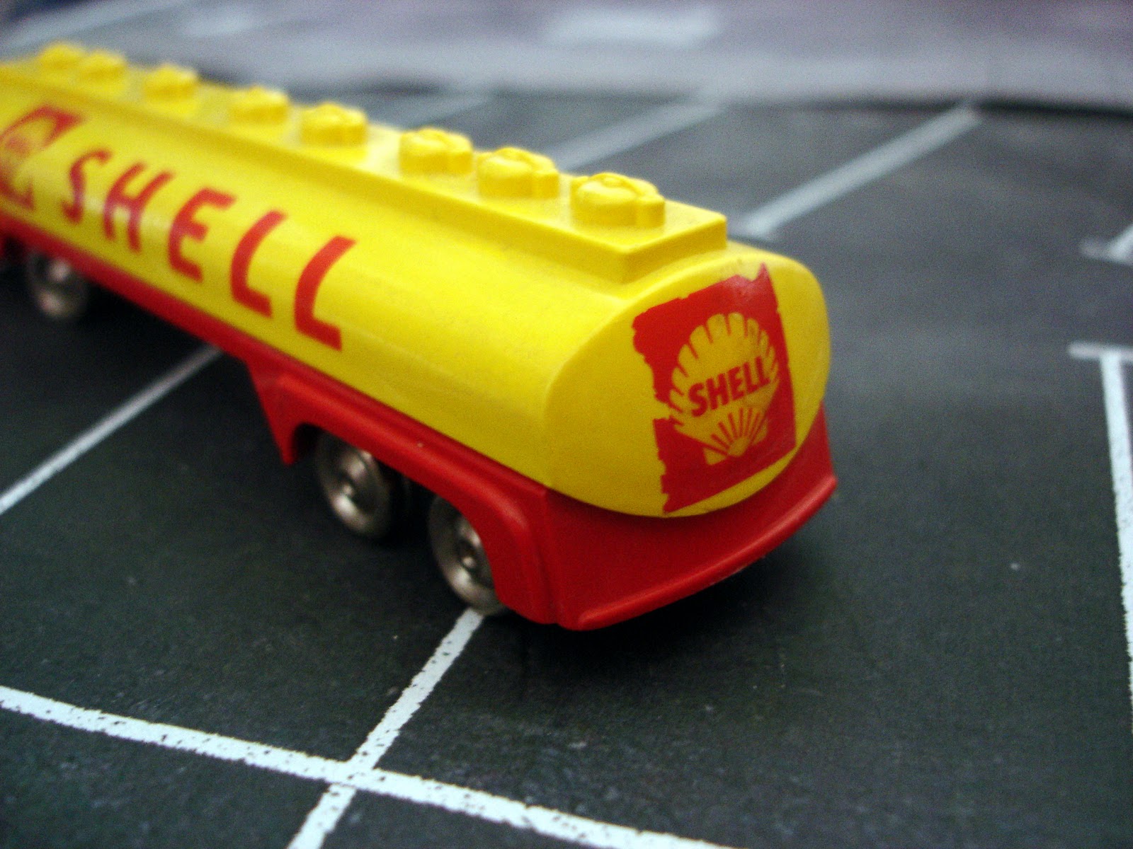 Matchbox Memories: Matchboxon kívüliek: LEGO 649 Mercedes Shell Tanker
