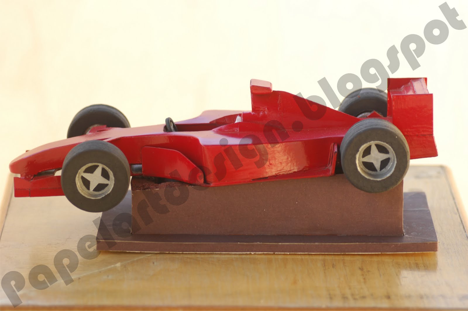 Papel Art Design - Arte no Papelão: Ferrari F1