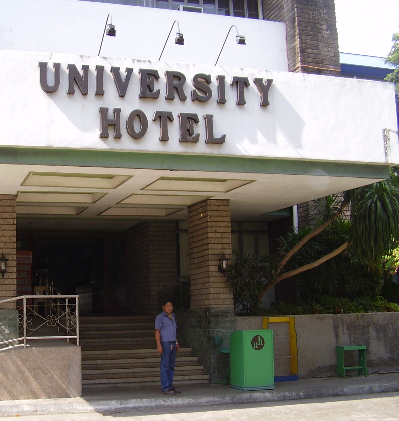 University Hotel - Perumperindo.co.id