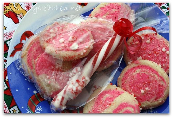 Peppermint Swirled Cookies & Vanilla Dipped Peppermint Sticks — Mommy's ...