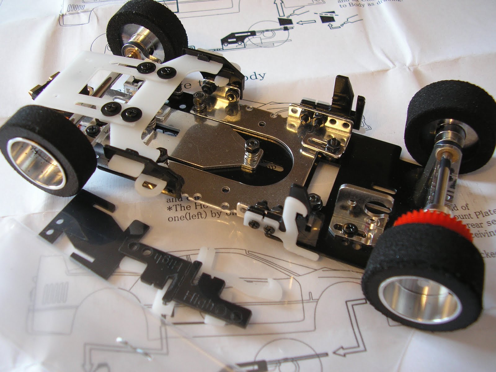 sixpack24: Plafit PF 1700M - 1/28 Chassis