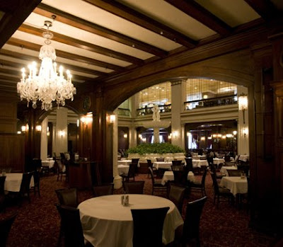 CHICAGO ARCHITECTURE in the Loop: MARSHALL FIELD 1907