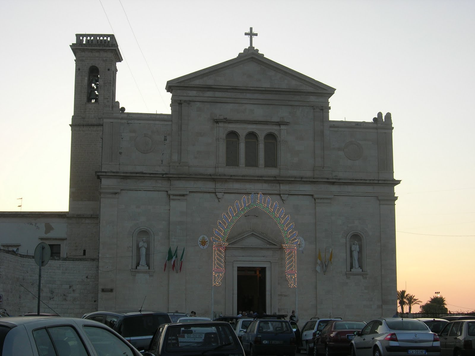 Voci e colori del Sud: La statua della Madonna dei Martiri finalmente ...