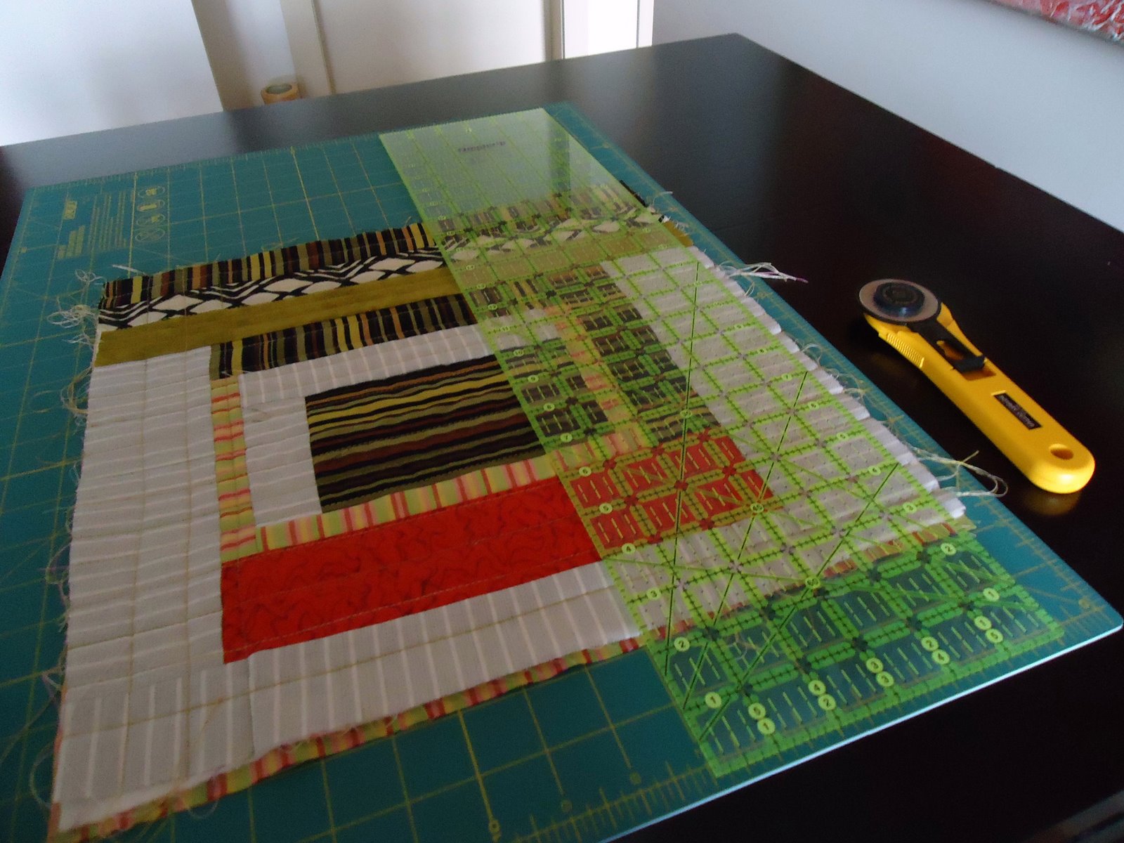 The Quilting Edge: Tutorial/QAYG # 3/Squaring Up the Blocks