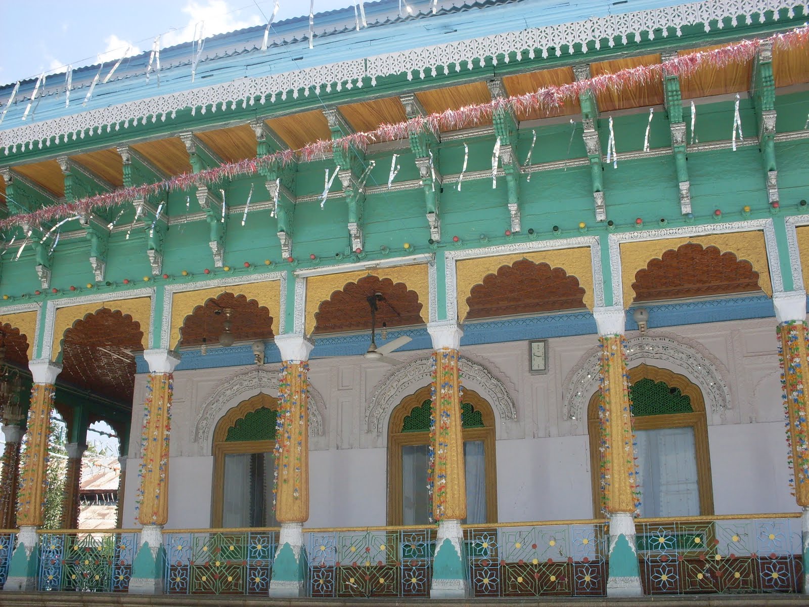 CHINAR SHADE : ZIYARAT OF SYED SAMNANI AT KULGAM