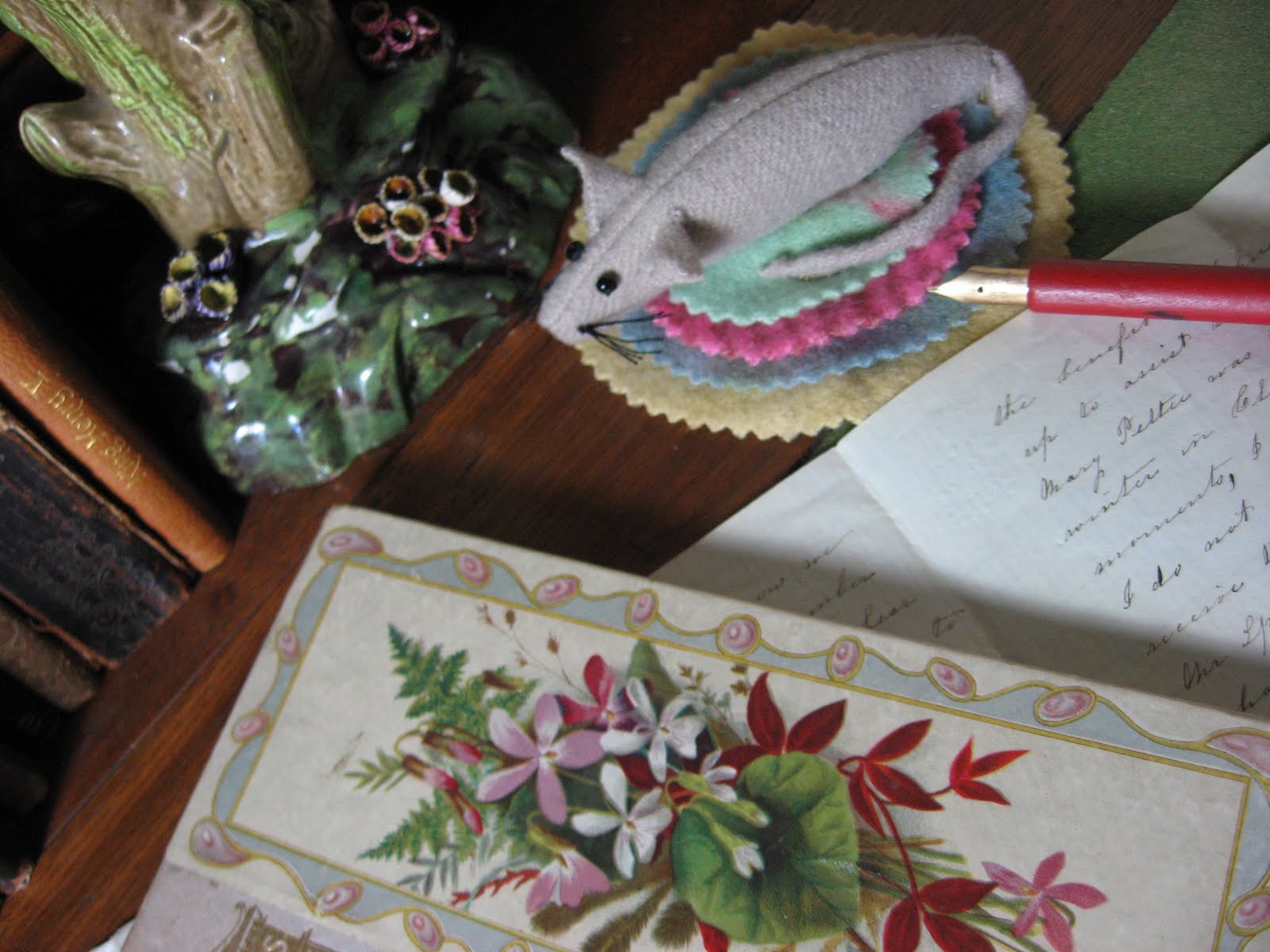 froo*gal: Antique Mouse Penwiper Pincushion DIY Tutorial