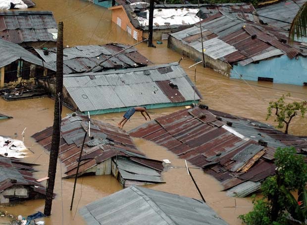 RECORDANDO EL HURACAN DAVID - Gazcue Es Arte