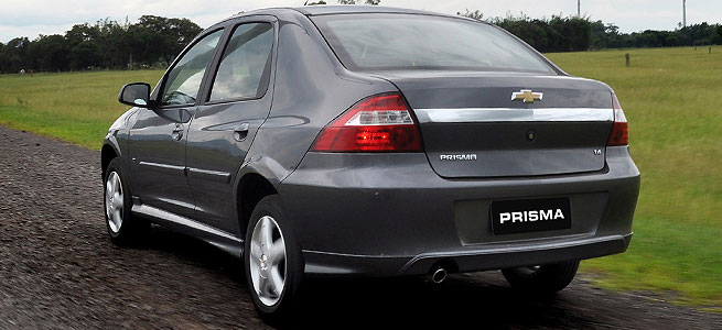 Blog do Carro: Seguindo a linha do Vectra, chega o Prisma 2012