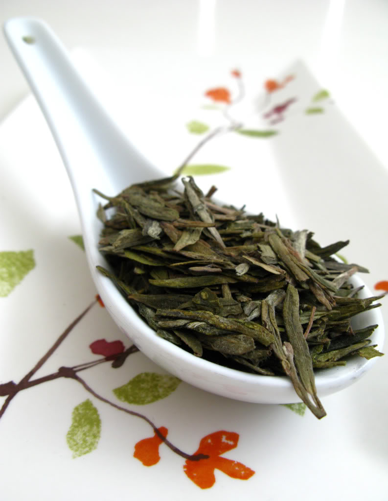 Thinking outside the bag ...: Monday's Green tea -- Longjng