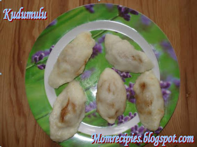 Mom's Recipies: Undrallu & Kudumulu - Vinayaka Chavathi Naivedyam