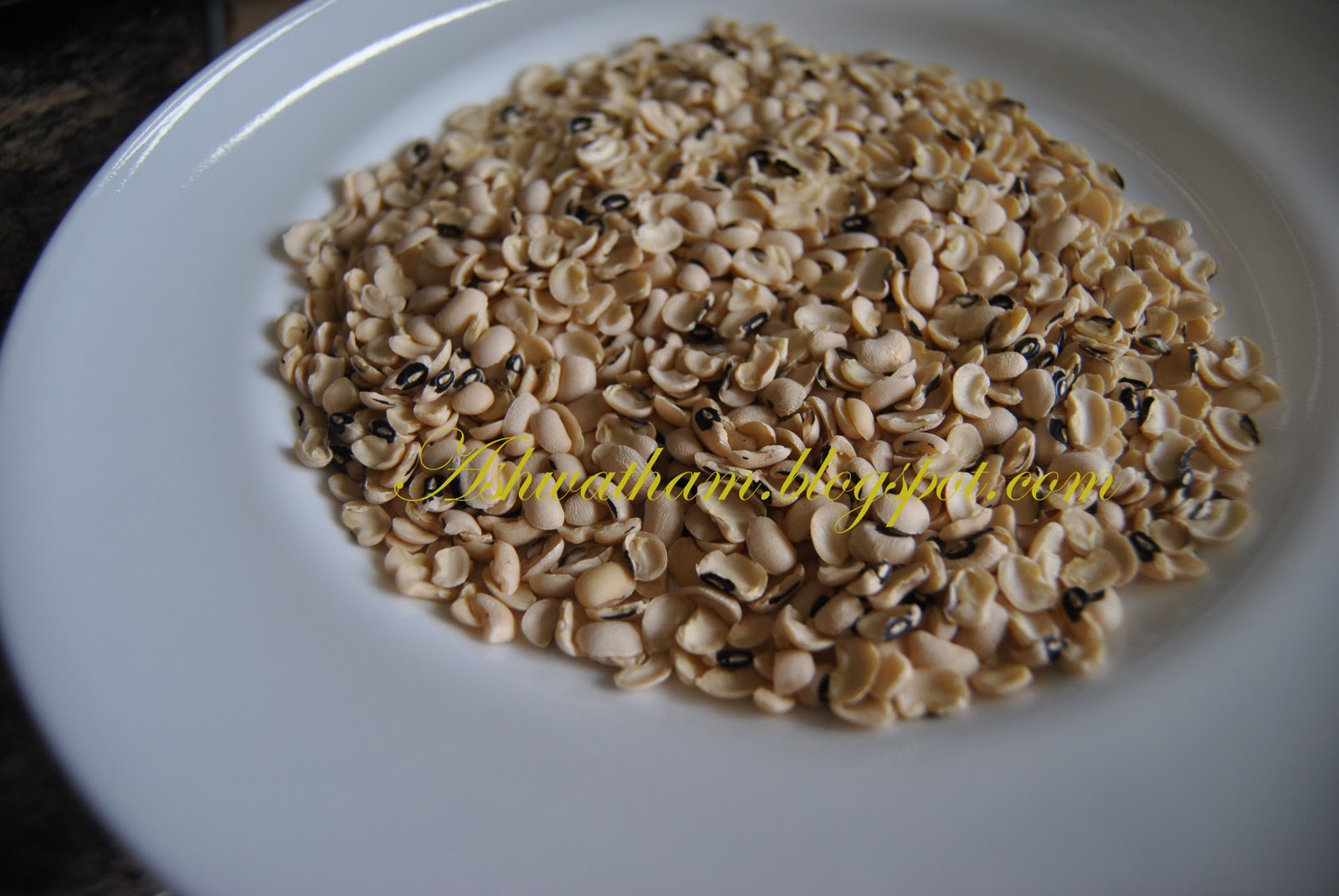 Ashwatham: Alasanda vada / Bobbarlu / Blackeye Pea itters