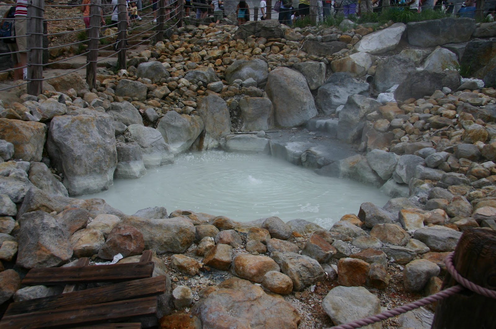 Torwen's Blog: Ôwakudani, the Great Boiling Valley