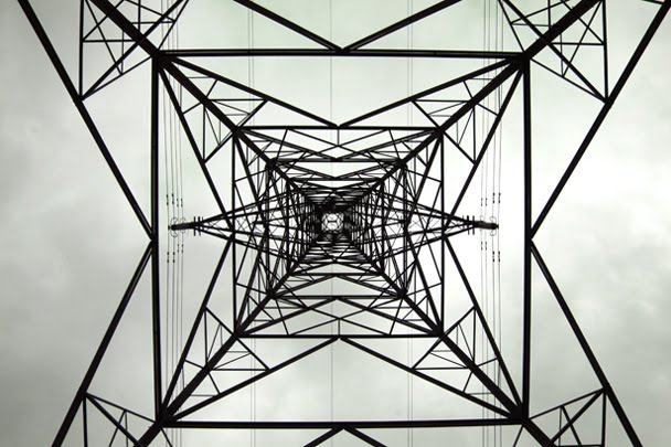 TIMBERWOLF PHOTOGRAPHY: PROJECT #7: SYMMETRY In Composition