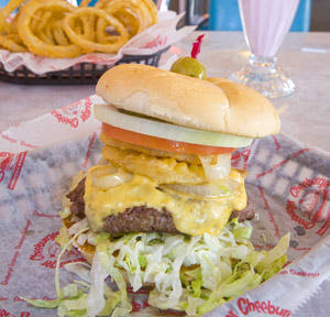 A Wannabe Mad Scientist...: Cheeburger Cheeburger: Not what I thought!