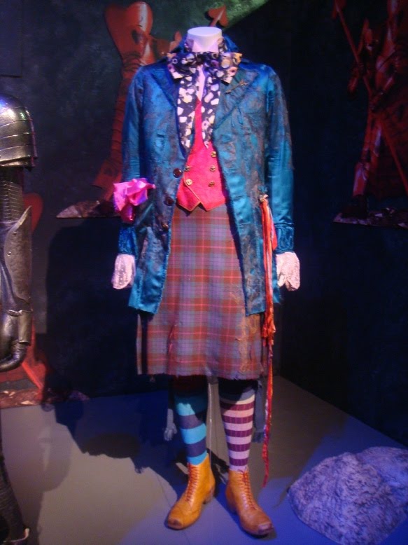 FIDM....FIDM SuperLab for Alice In Wonderland: Part 2 The Exhibition ...