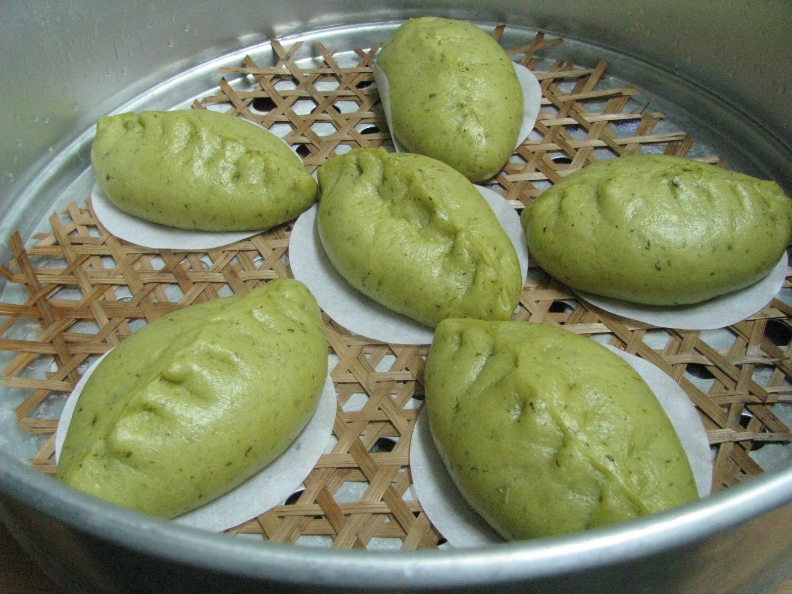 Spinach Steamed Bun With Cream Corn Custard