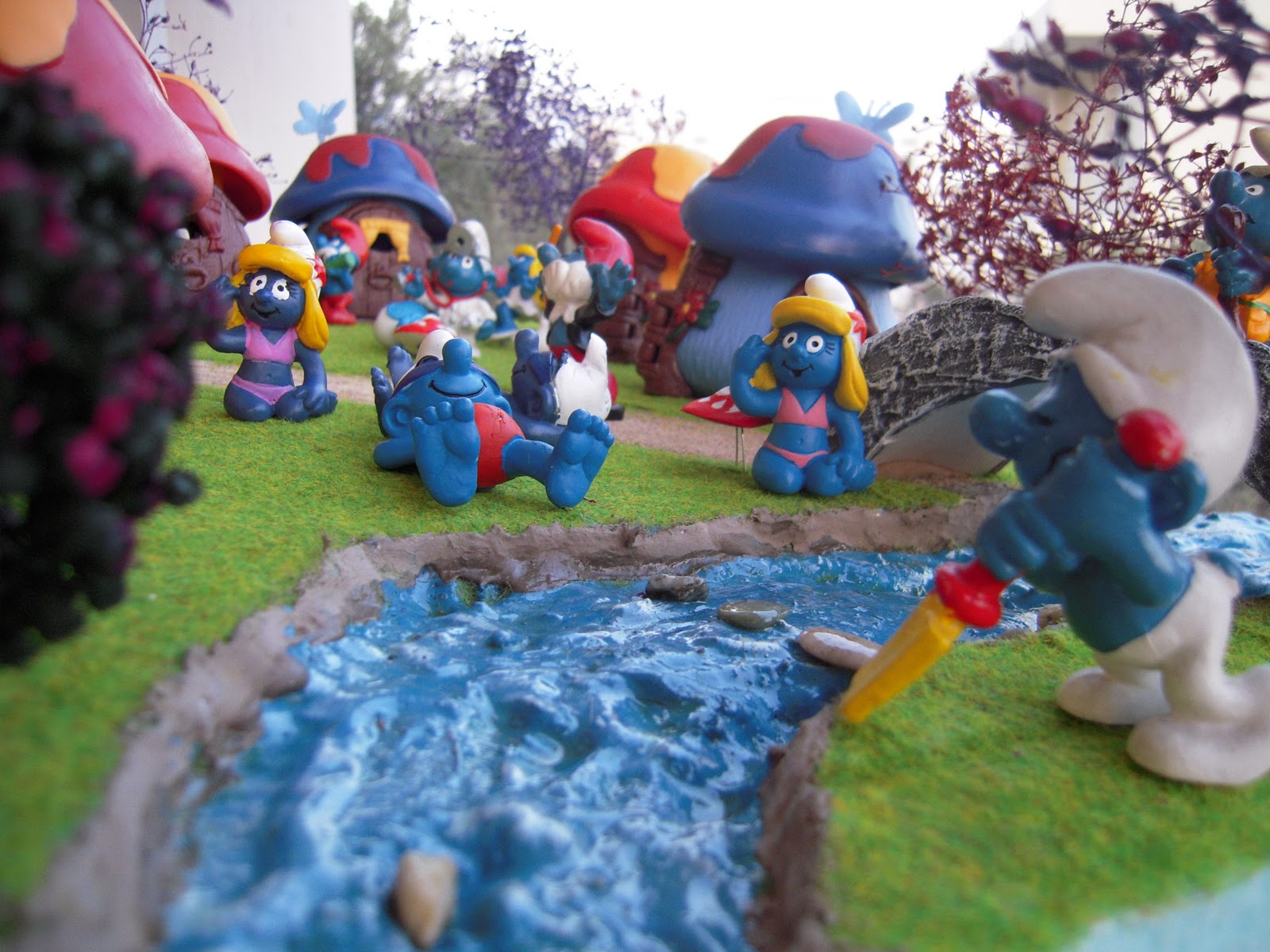 O κοσμος σε μικρογραφια: Το χωριο των stroumf