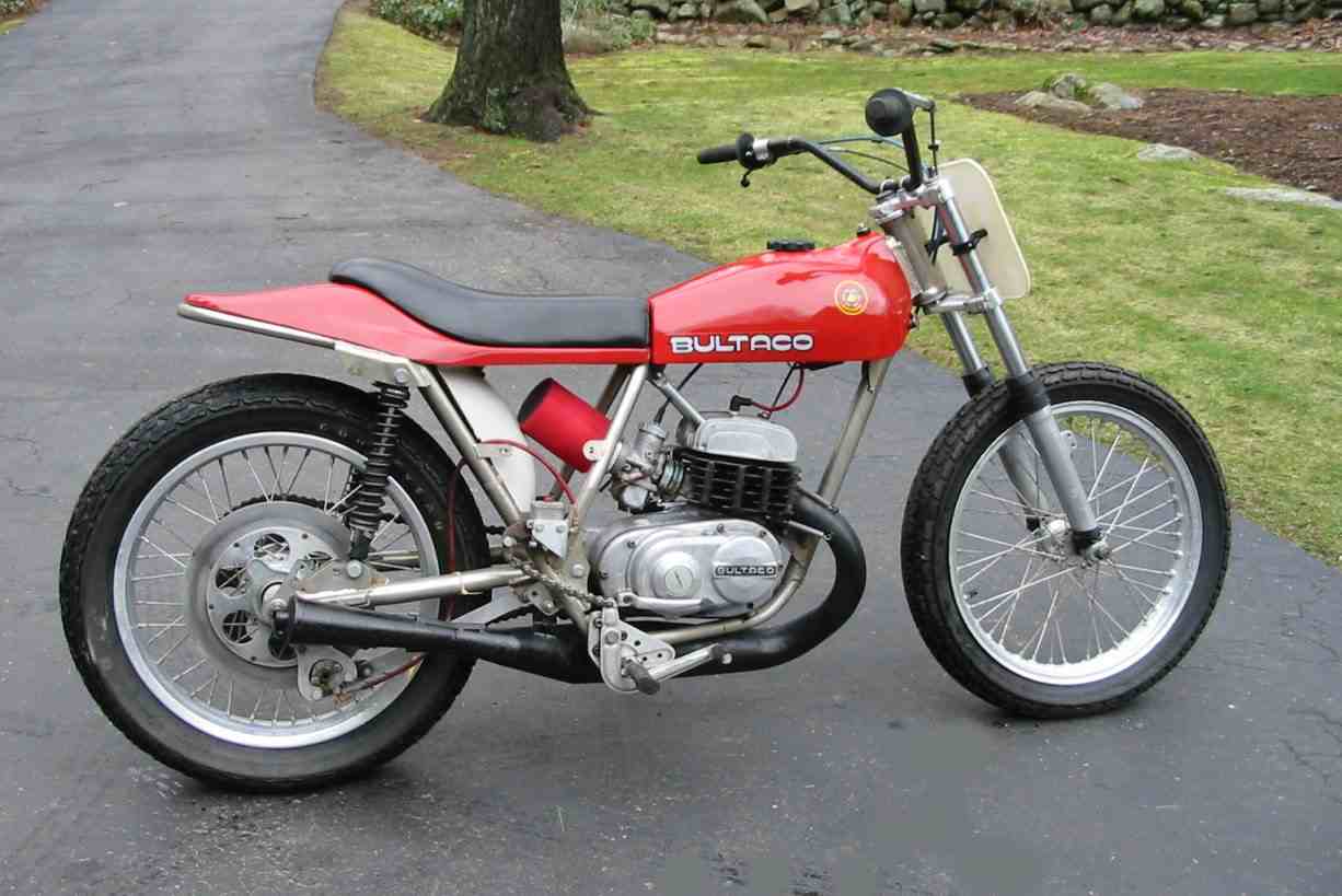 BLACK CICLES: Bultaco ASTRO