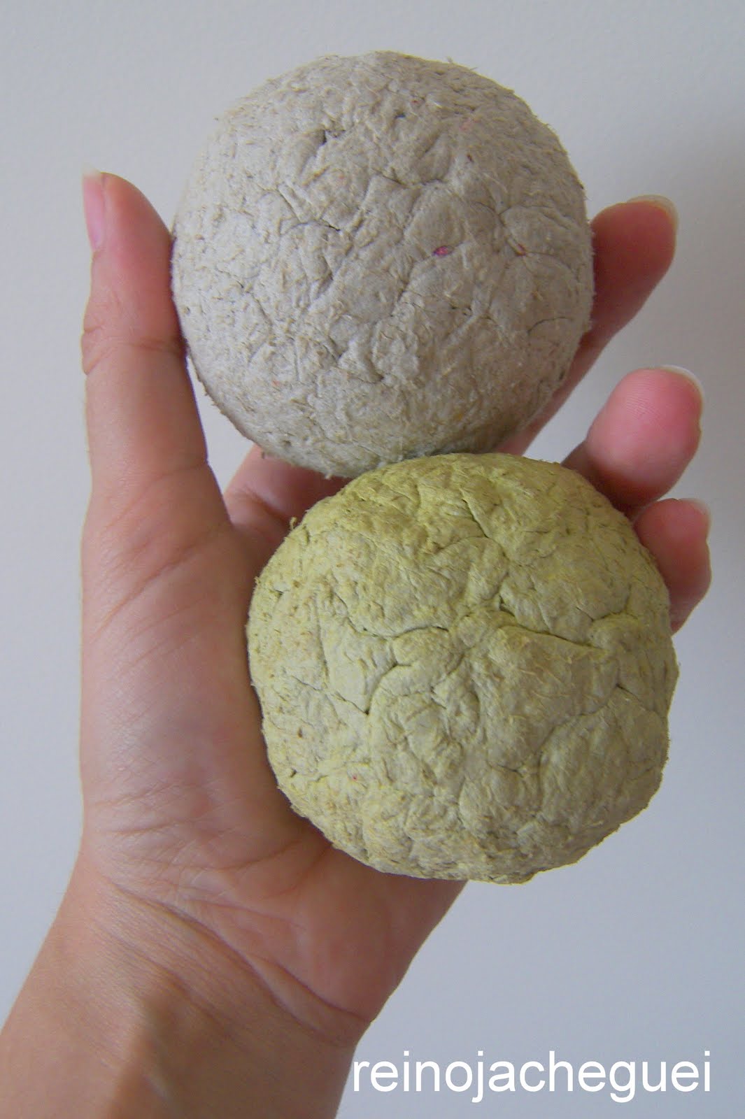 Reino Já Cheguei: Bolas de papel reciclado para decorar a casa ...