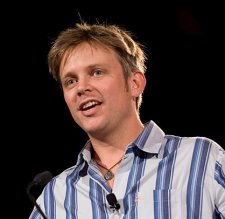 Philip Rosedale. Ele é o dono do universo Second Life