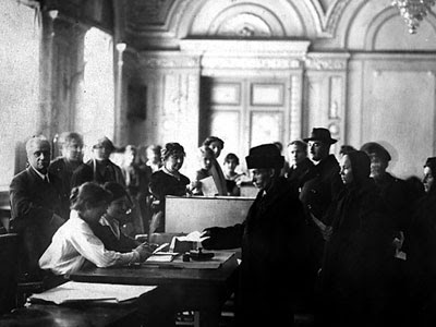FLAME HISTORY: Η ΜΕΓΑΛΗ ΤΩΝ ΜΠΟΛΣΕΒΙΚΩΝ ΕΠΑΝΑΣΤΑΣΗ (μέρος α΄)