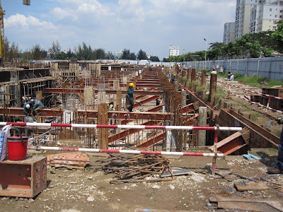 Steel Sheet Pile - Cừ Ván Thép: Giằng chống (shoring / strut system)