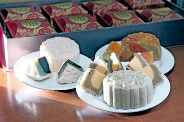 12 syarikat kuih bulan dapat sijil halal