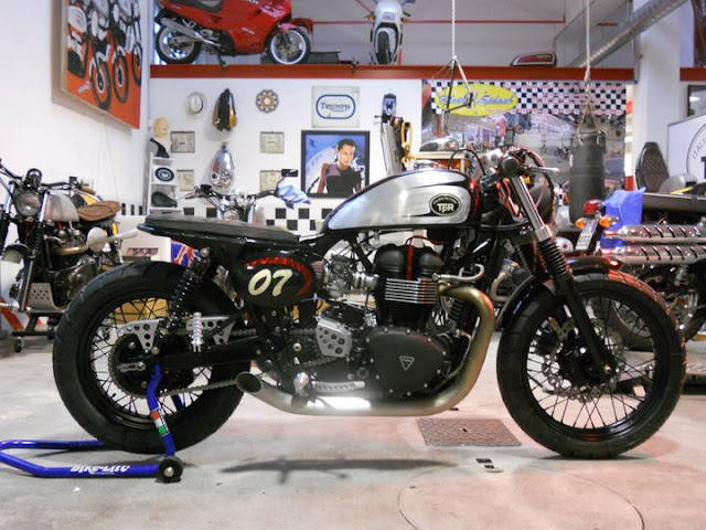 Flat Track Tank | Triumph Rat Motorcycle Forums