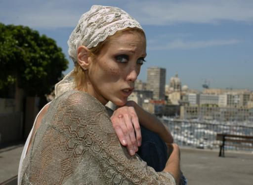 Isabelle Caro Photos And Biography Revarius Opinion