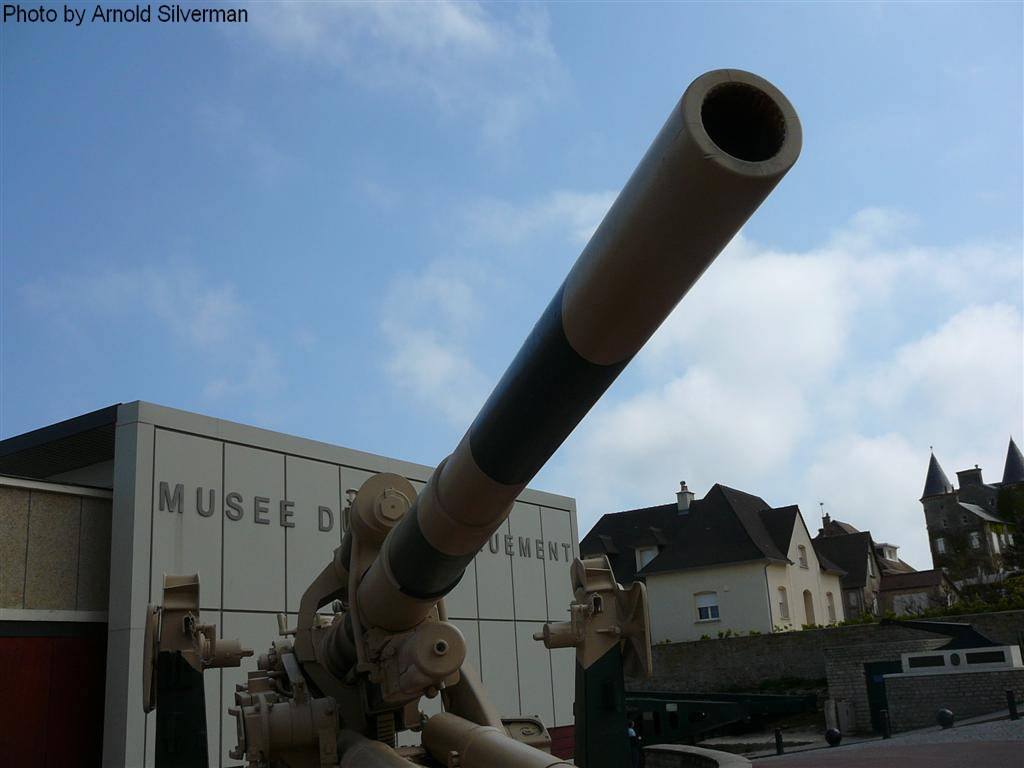 Military History Of the 20th Century: Business end of German 88MM gun