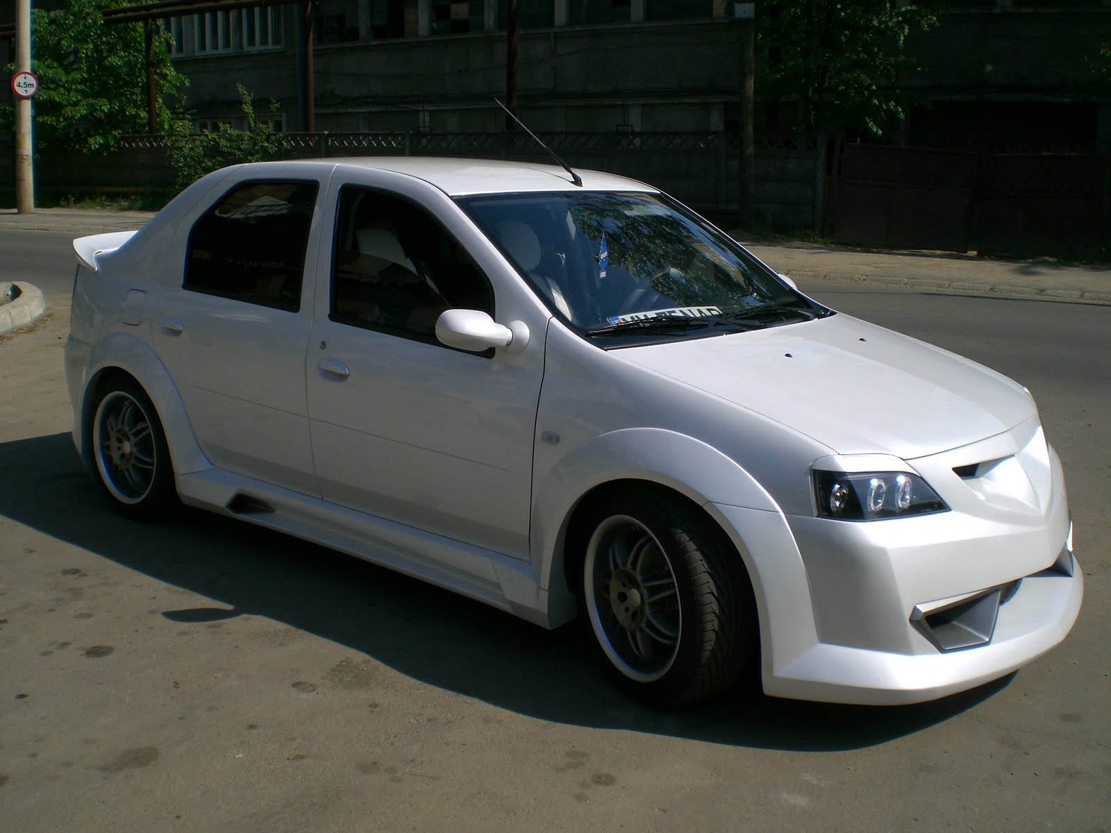 bloganul: Dacia Logan Exclusive by Prostreet Tuning