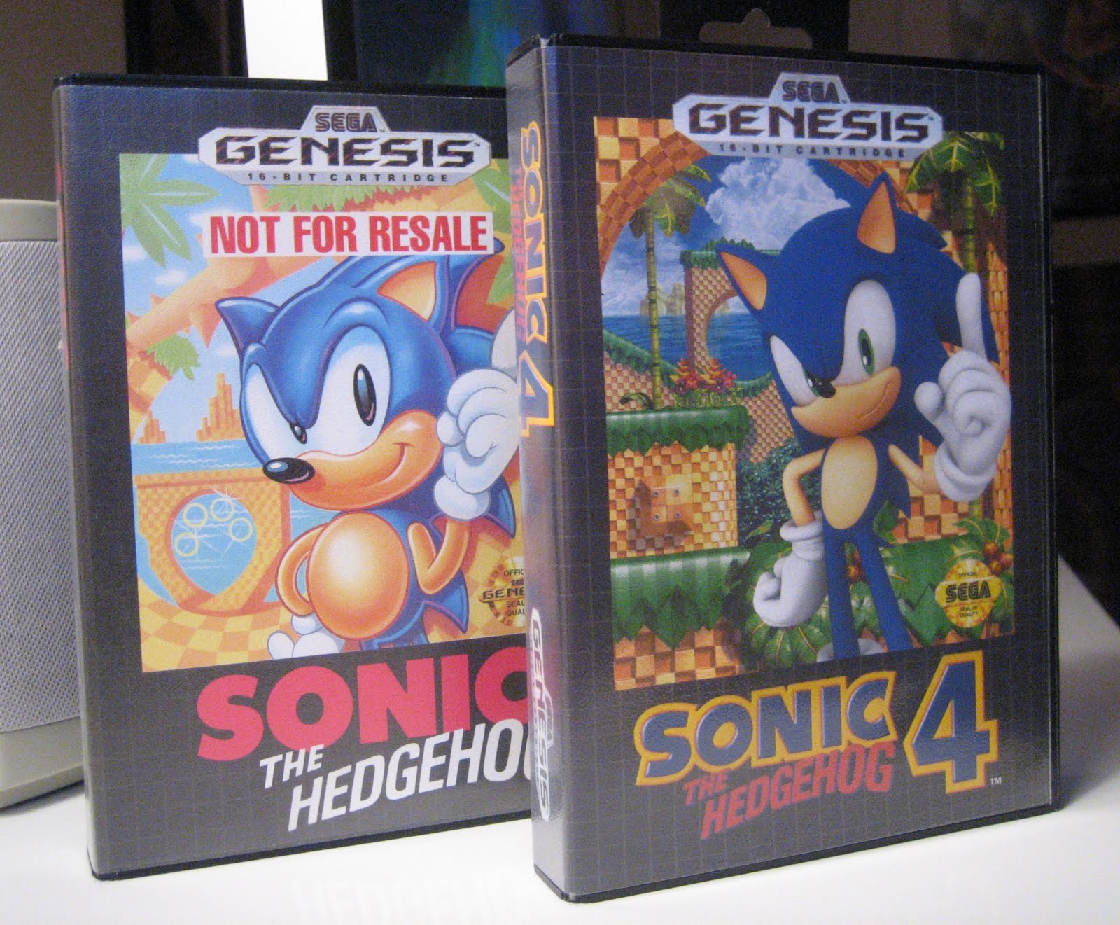 The Nomad Junkyard: Arts & Crafts: Make your own Sonic 4 Genesis box!