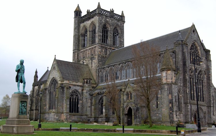 Scotland for the Senses: Reflections of Paisley Abbey